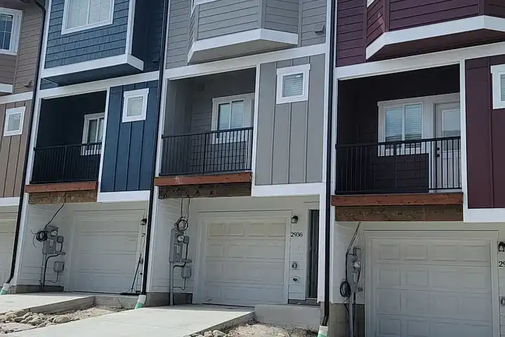 Townhomes at University Place LLC - 2901-2940 73rd Avenue Ct W ...