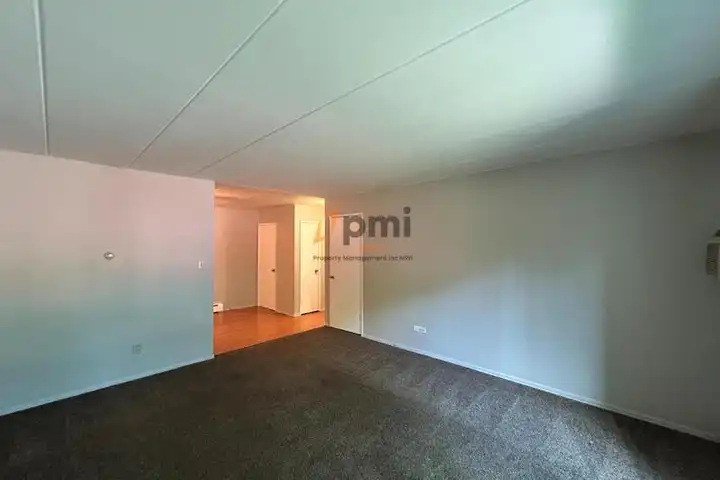 105 Harrington Ave unit 2 - Crown Point, IN | Rent.