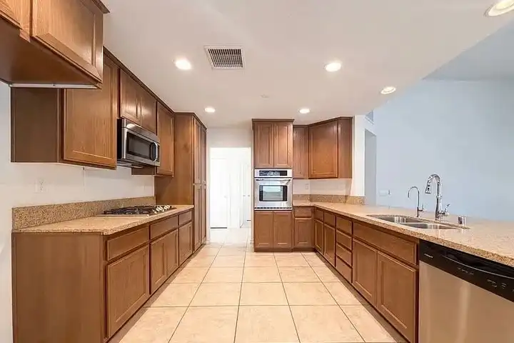 4202 Coolidge Ave - Lincoln Park, MI | Rent.