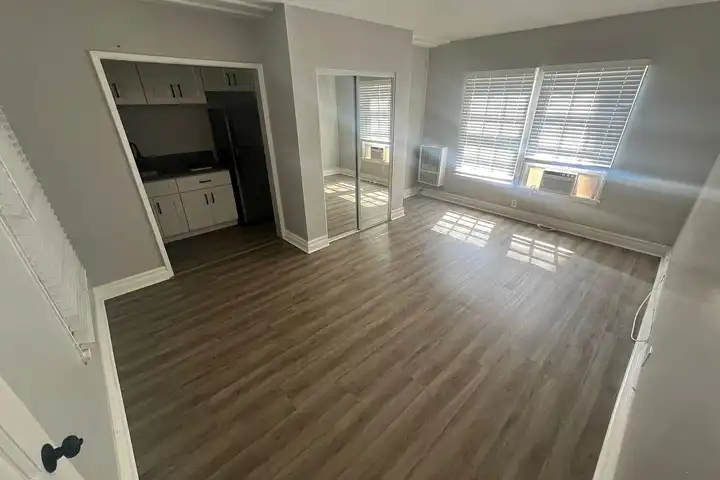 Blake Manor - 851 S Kenmore Ave - Los Angeles, CA | Rent.