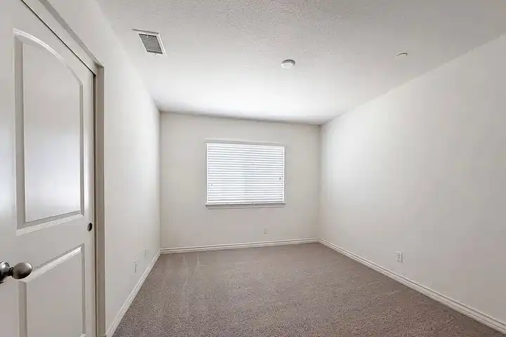 4202 Coolidge Ave - Lincoln Park, MI | Rent.