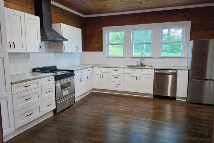 118 S Spring St - Ava, MO | Rent.