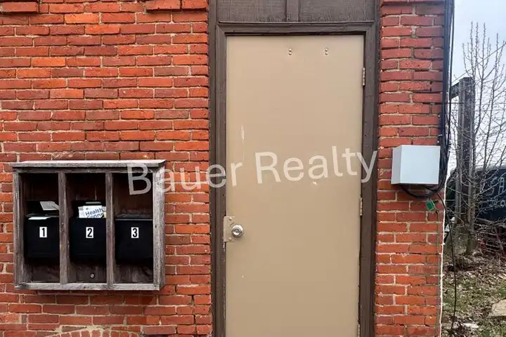 43 1/2 E Main St unit Apt. 3 - New London, OH | Rent.