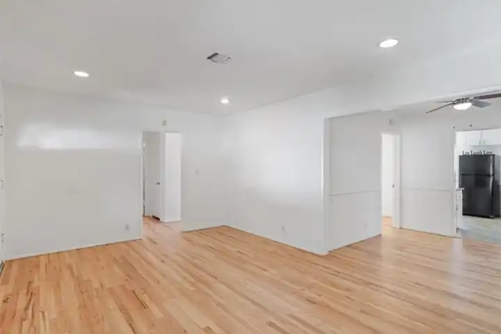 15460 Sylvan St - Los Angeles, CA | Rent.