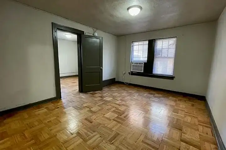 The Regent - 1626 D St - Lincoln, NE | Rent.