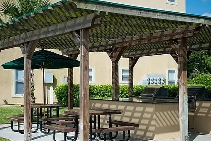 Trinity Palms at Seven Springs - 7101 Columns Cir - Trinity, FL | Rent.