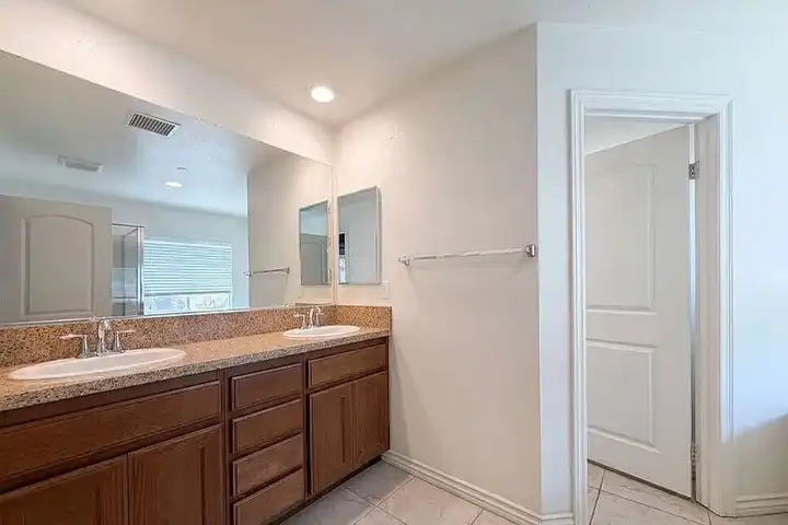 4202 Coolidge Ave - Lincoln Park, MI | Rent.