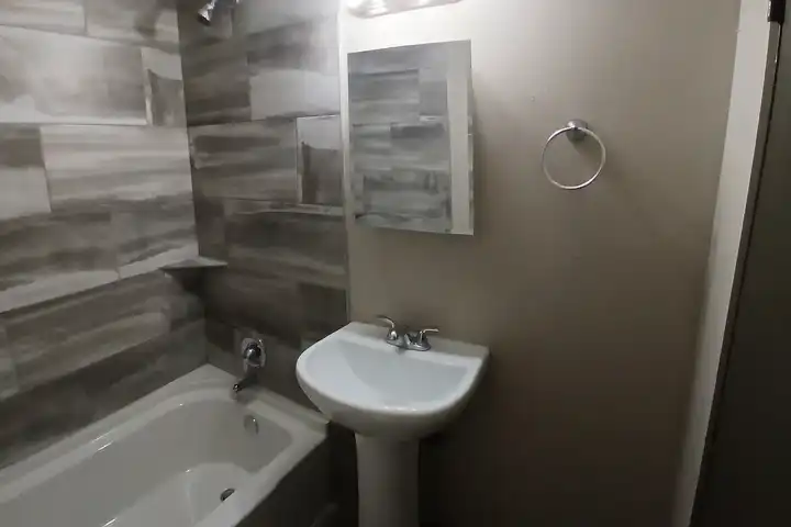The Regent - 1626 D St - Lincoln, NE | Rent.