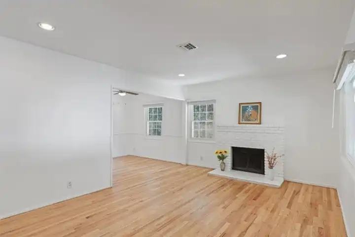 15460 Sylvan St - Los Angeles, CA | Rent.