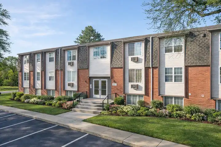 Point Place Apartments - 3563 E Manhattan Blvd - Toledo, OH | Rent.