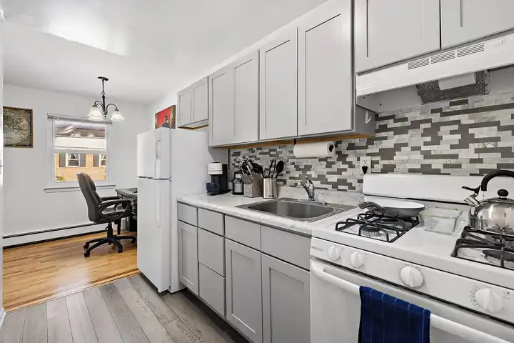 Milford Arms Apartments - 425 Madison Ave - New Milford, NJ | Rent.