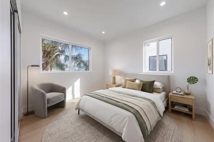 2938 S Sycamore Ave #1 - Los Angeles, CA | Rent.
