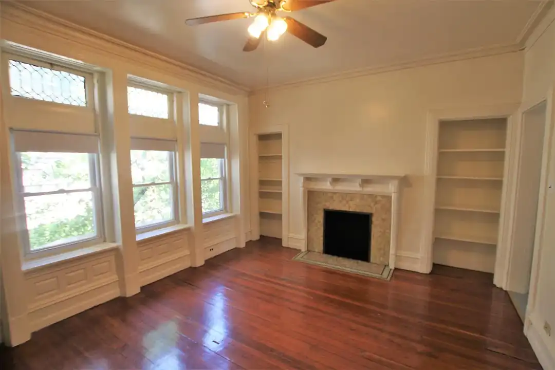 Robin Apartments - 2003 Chestnut St - Philadelphia, PA | Rent.