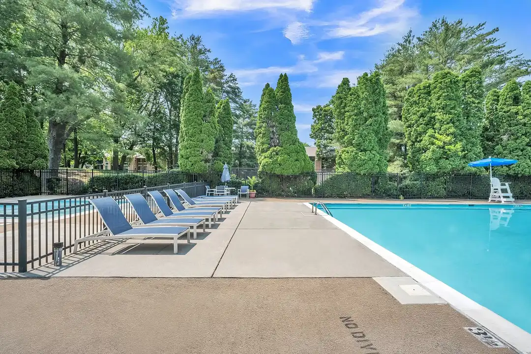 Eagle Rock Apartments at West Springfield - 8525 Burling Wood Dr - West ...
