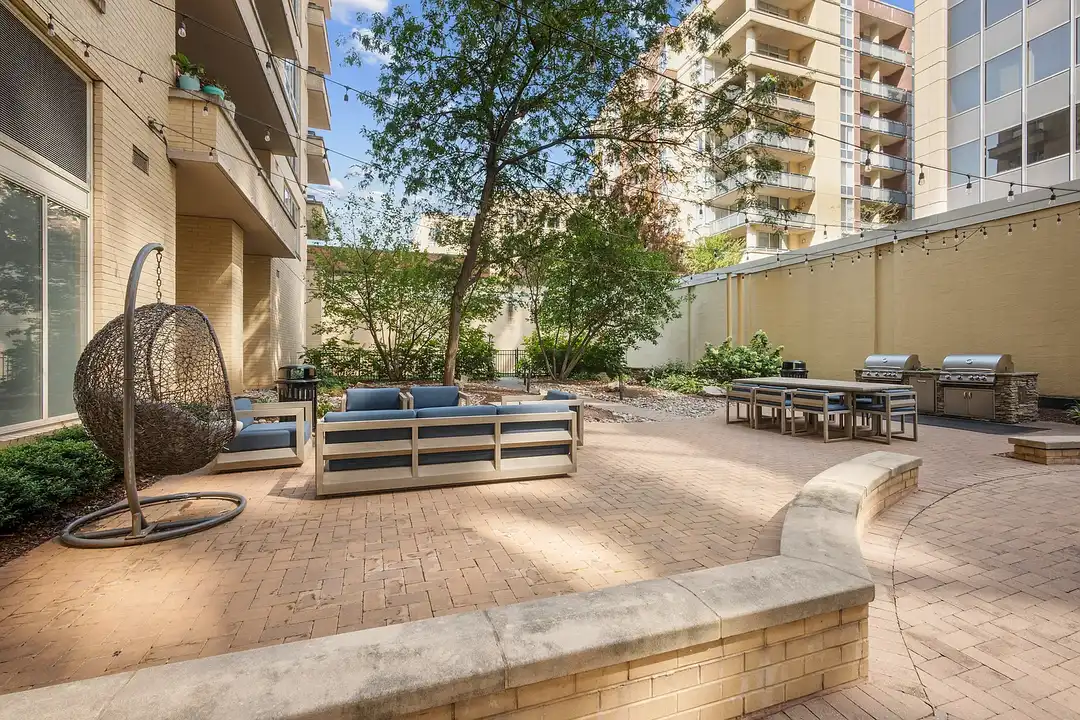 Cortland Bennett Park - 1601 Clarendon Blvd - Arlington, VA | Rent.