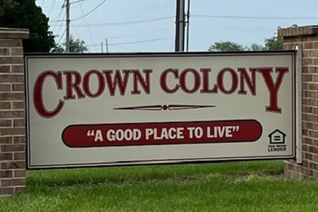 200 Crown Colony - Lamoni, IA | Rent.