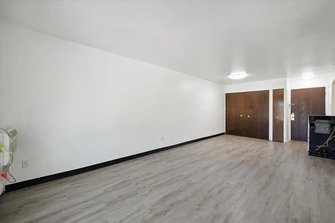 Parkside Apartments - 23740 Fenkell Ave - Detroit, MI | Rent.