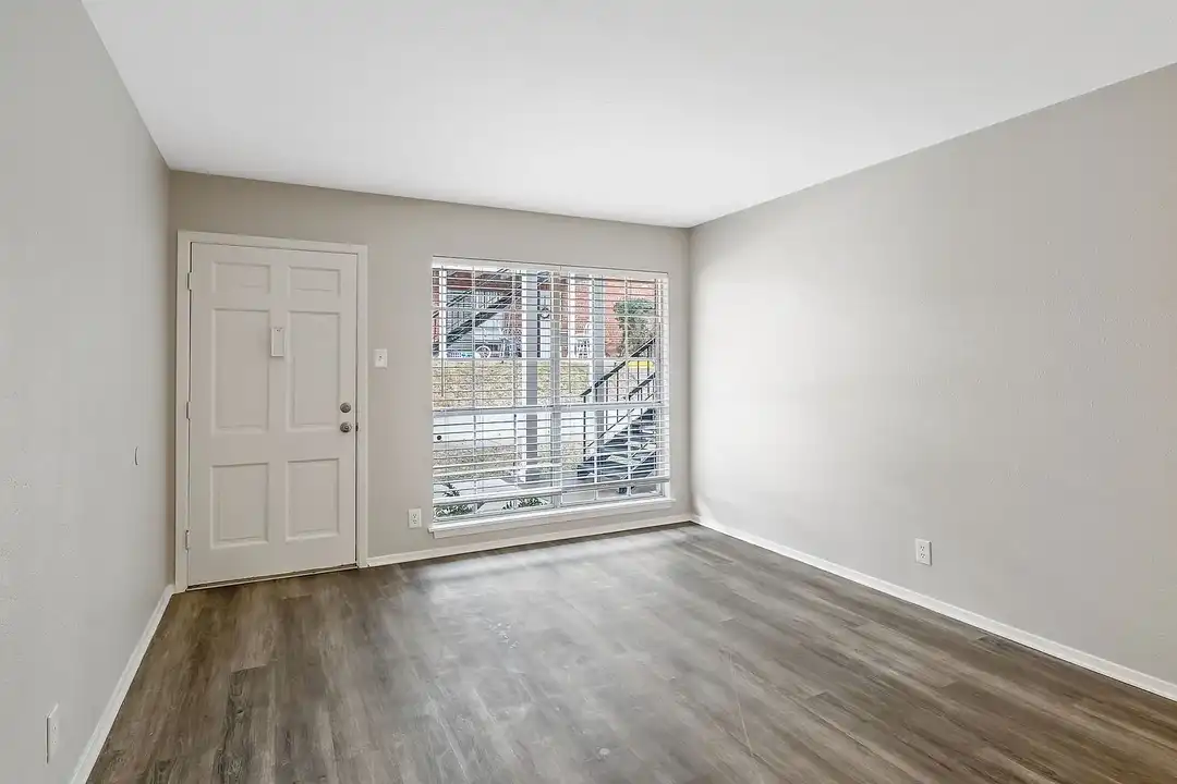 Barclay Apartments - 3301 S Broadway Ave - Tyler, TX | Rent.