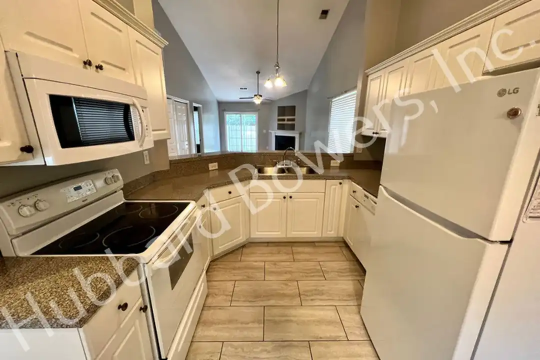 111 Colonial Commons Ln - Columbia, SC | Rent.