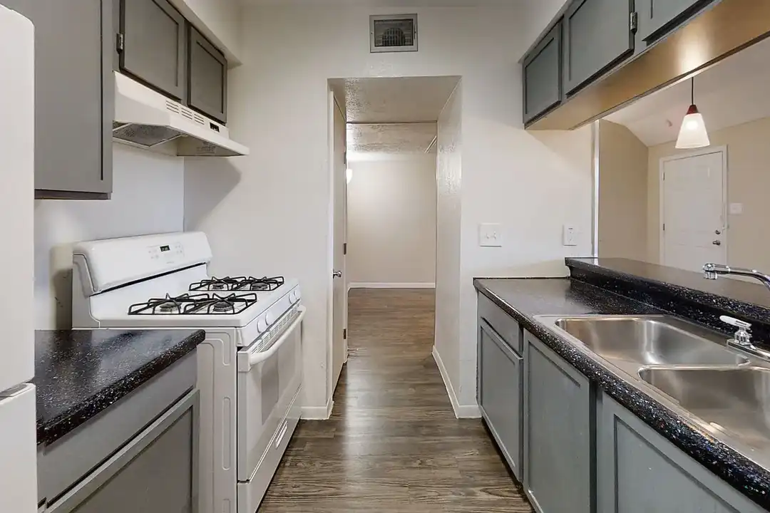 The Metropolis Apartments - 2200 S Pleasant Valley Rd - Austin, TX | Rent.