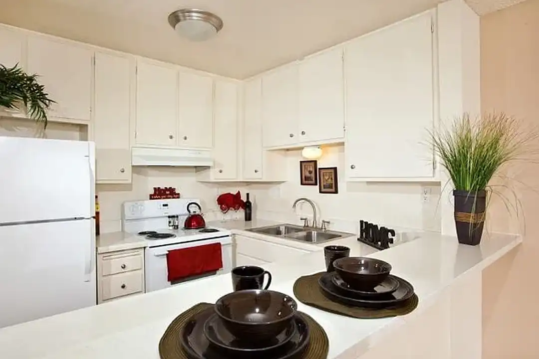 Elan Coco Palms - 4975 Del Monte Ave - San Diego, CA | Rent.