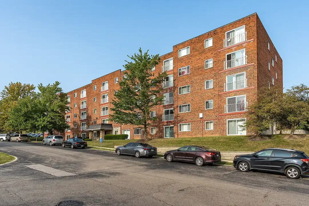 Vantage Pointe West Apartment Homes - 2706 E Tower Dr - Cincinnati, OH ...