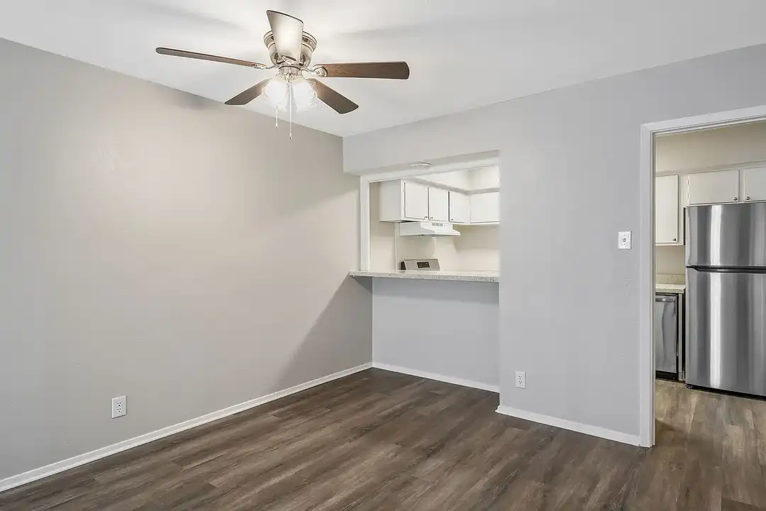Barclay Apartments - 3301 S Broadway Ave - Tyler, TX | Rent.