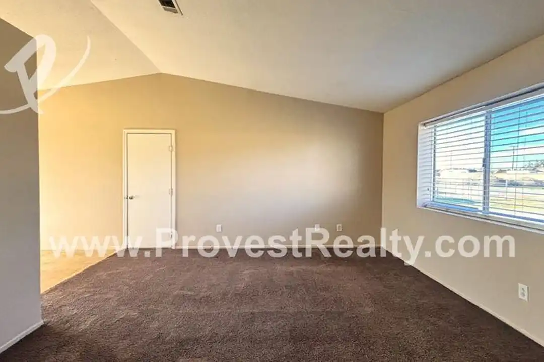 21119 Little Beaver Rd - Apple Valley, CA | Rent.