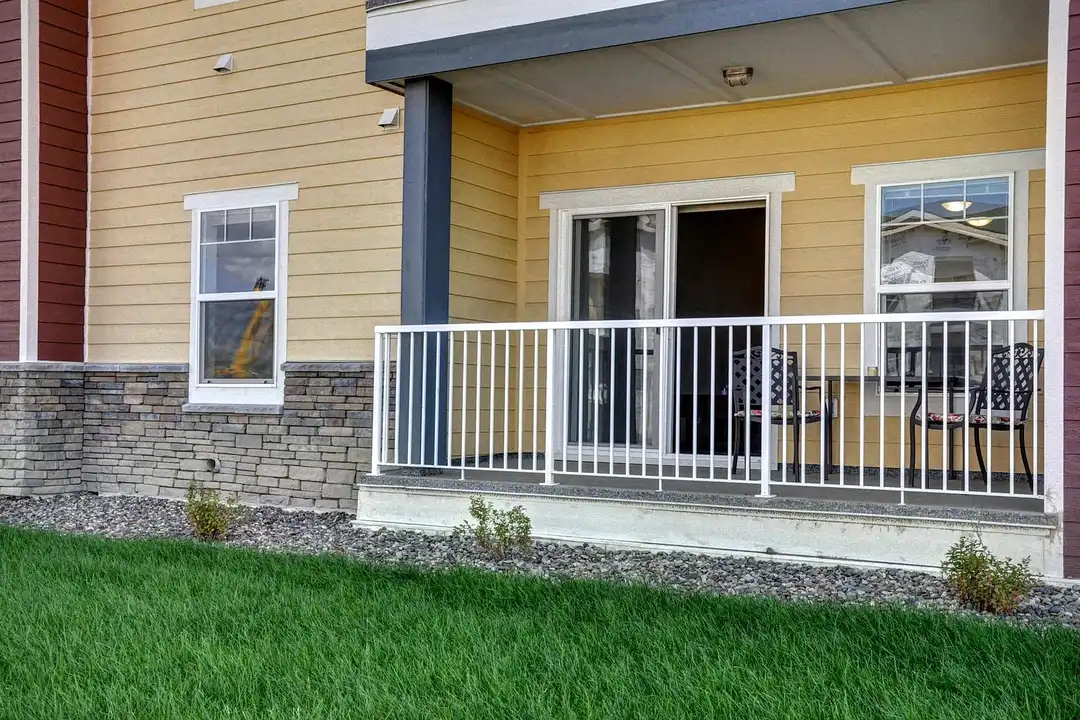 Emerald Ridge Apartments & Townhomes - 1521 Emerald Ridge Rd - Watford ...