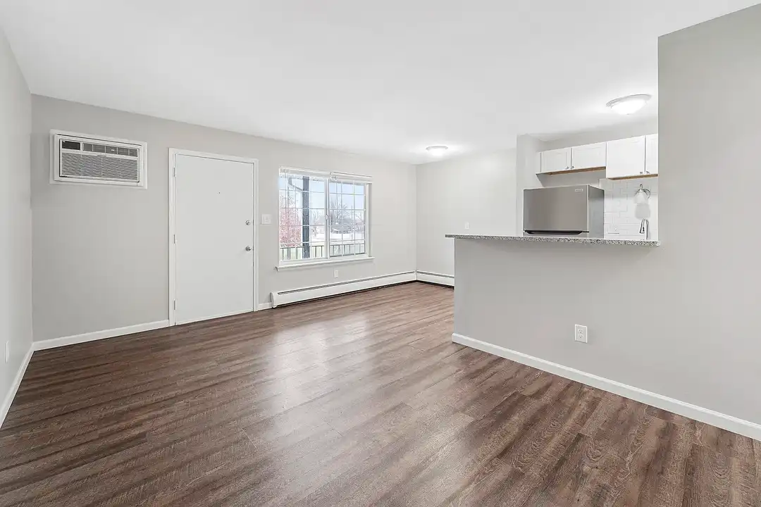 Melvindale Square - 17250 Raupp St - Melvindale, MI | Rent.