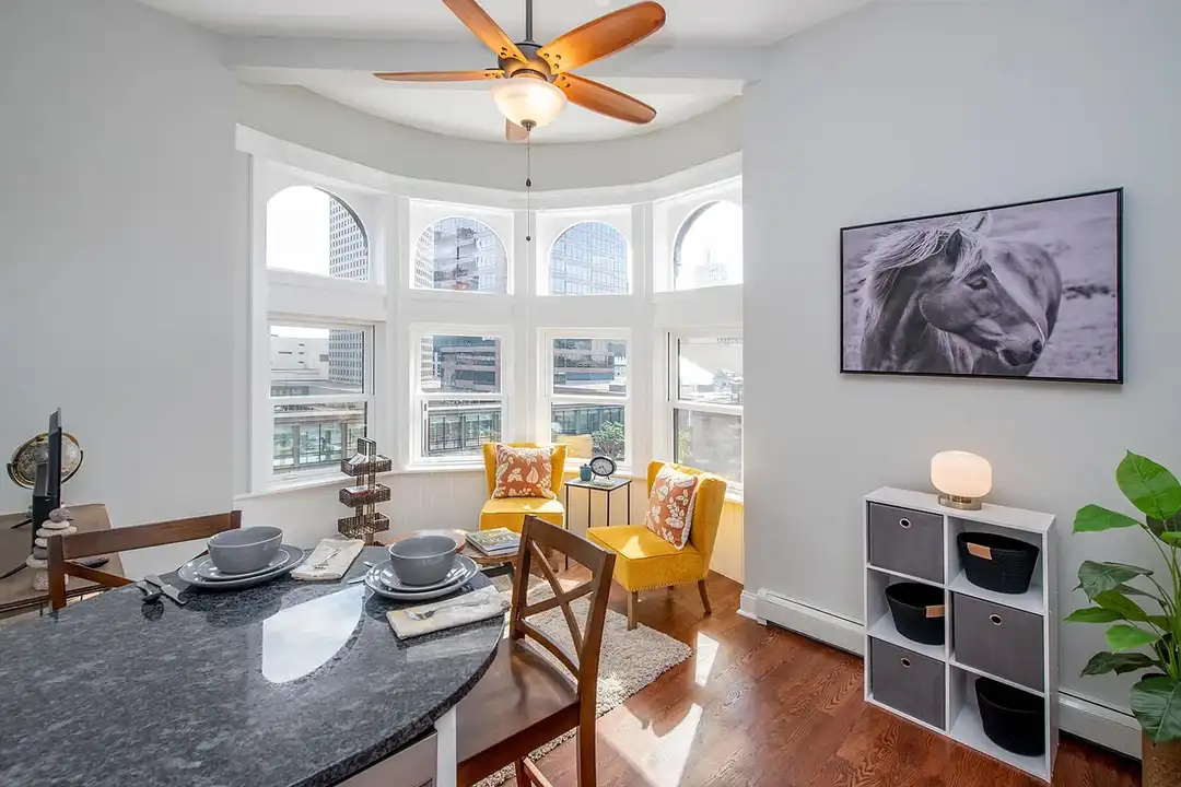 The Fitz Flats - 5 7th St W - Saint Paul, MN | Rent.