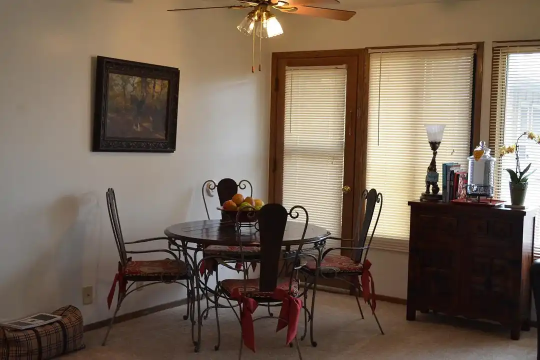 Windpoint Apartments - 4042 N Main St - Racine, WI | Rent.