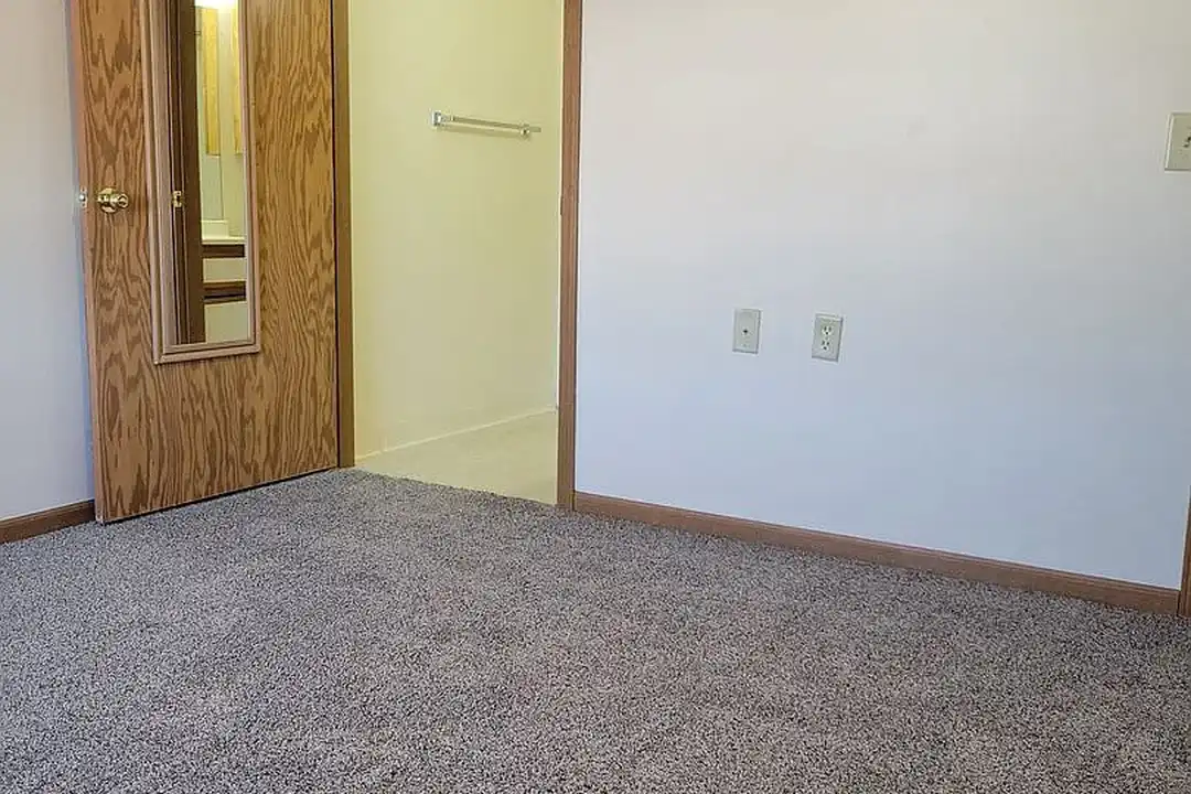 Red Cedar Estates I - 1440 - 1440 Cemetery Rd - River Falls, WI | Rent.