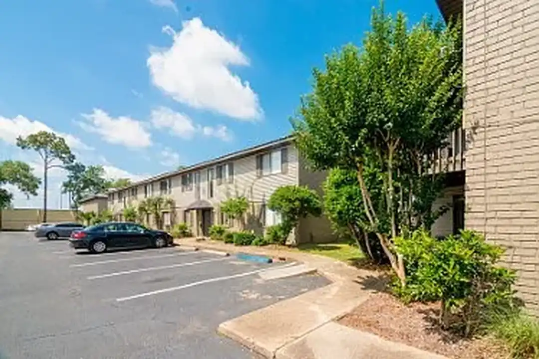 The Waypoint - 1857 Atwood Dr - Pensacola, FL | Rent.