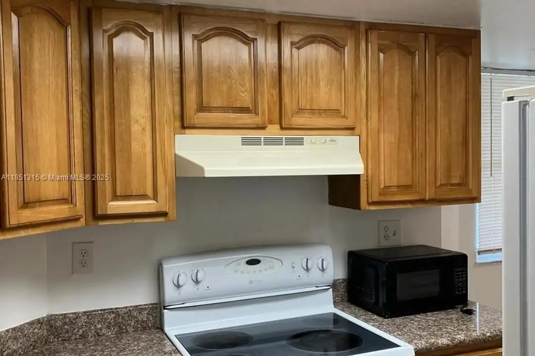 2833 N Course Dr #201 - Pompano Beach, FL | Rent.