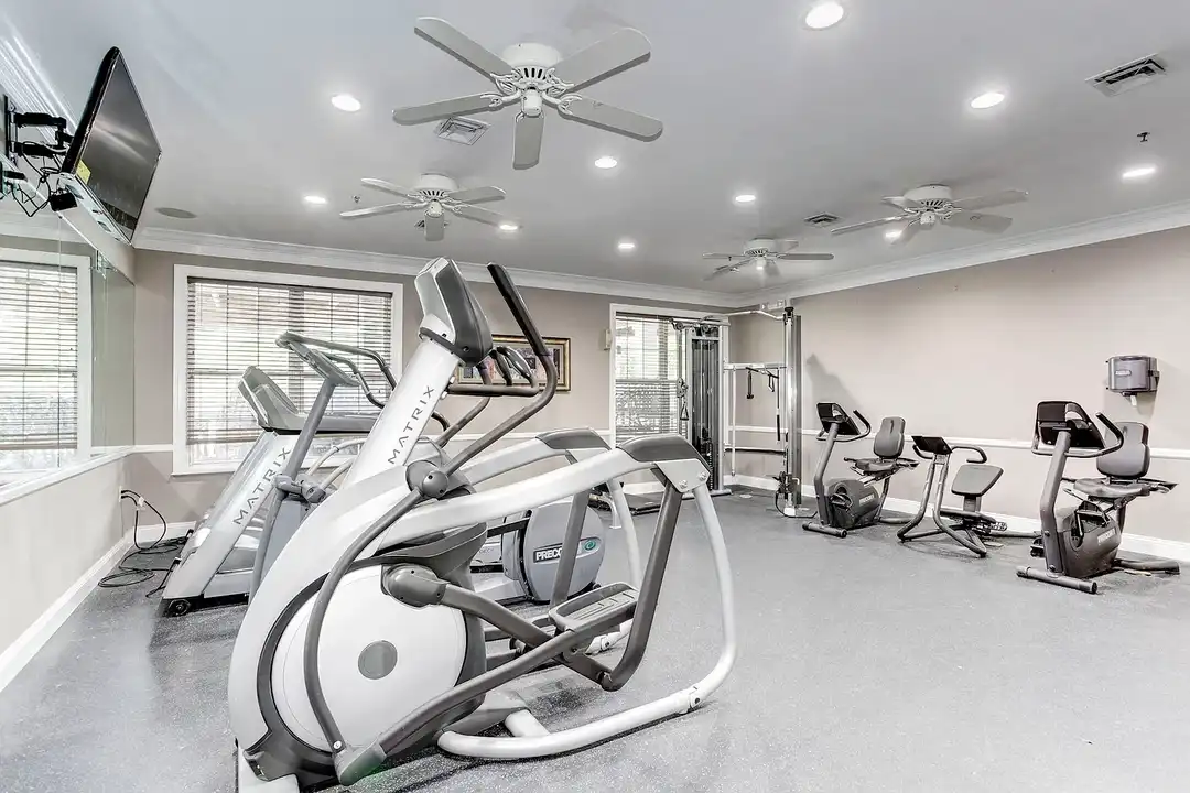 County Center Crossing - 7000 Lakota Dr - Woodbridge, VA | Rent.