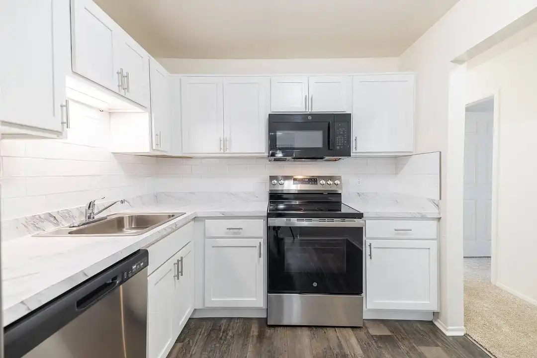 Coach House Apartments - 23600 Lamplighter Dr - Southfield, MI | Rent.