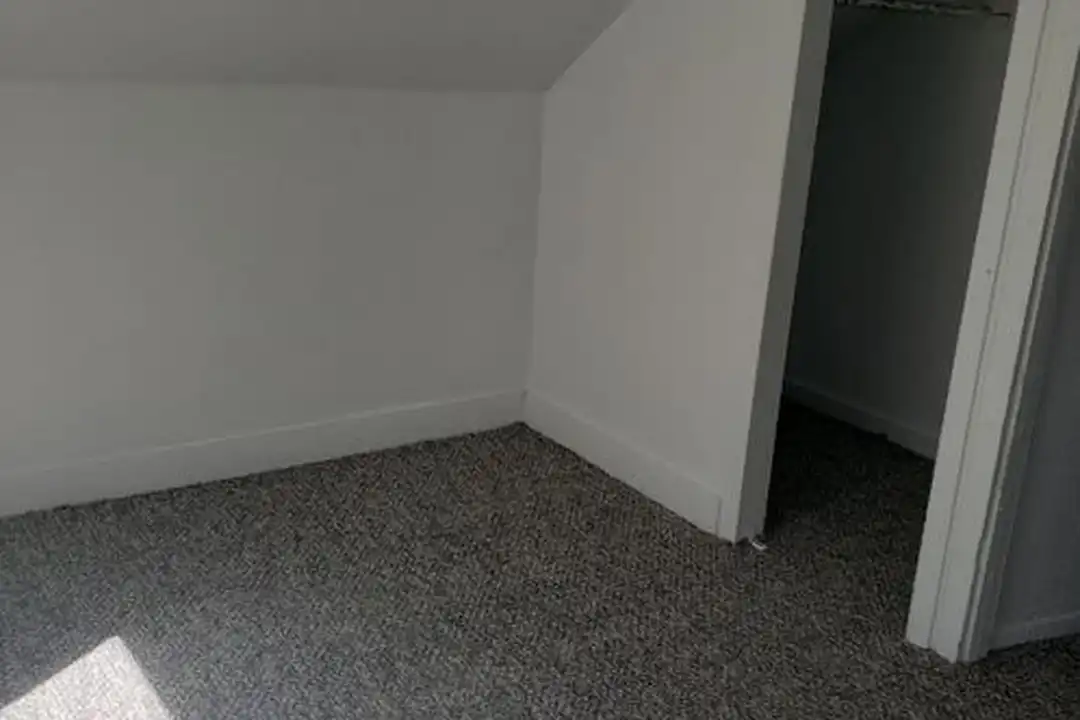 705 Franklin St - Ackley, IA | Rent.