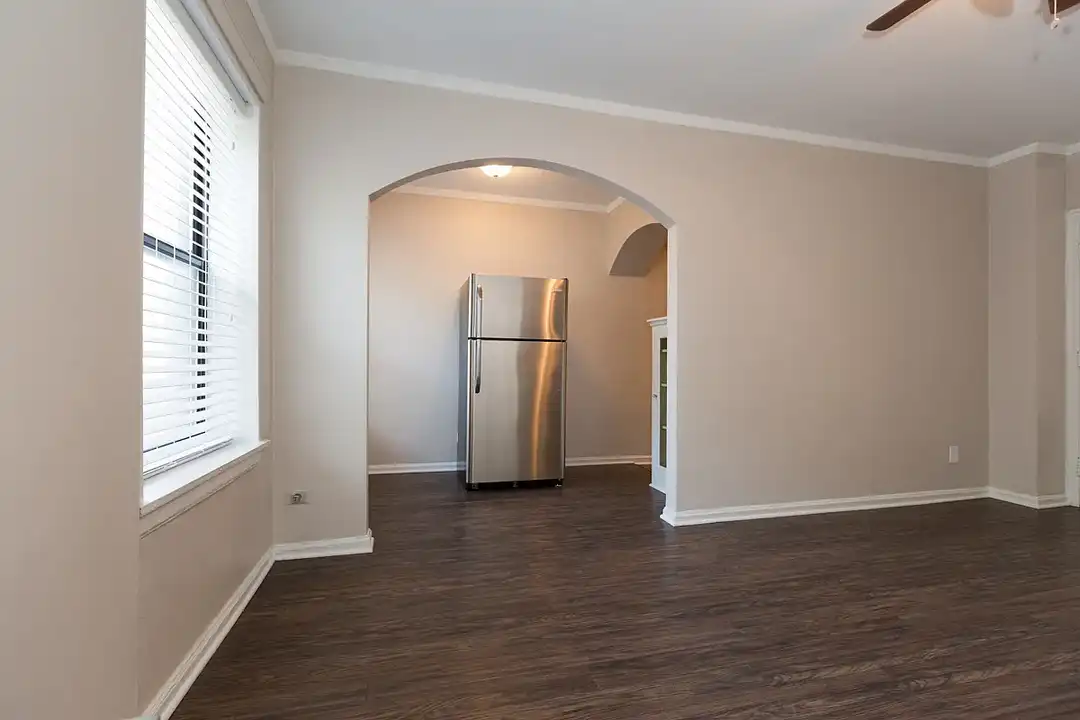 Ivy Tower - 5455 S Blackstone Ave - Chicago, IL | Rent.