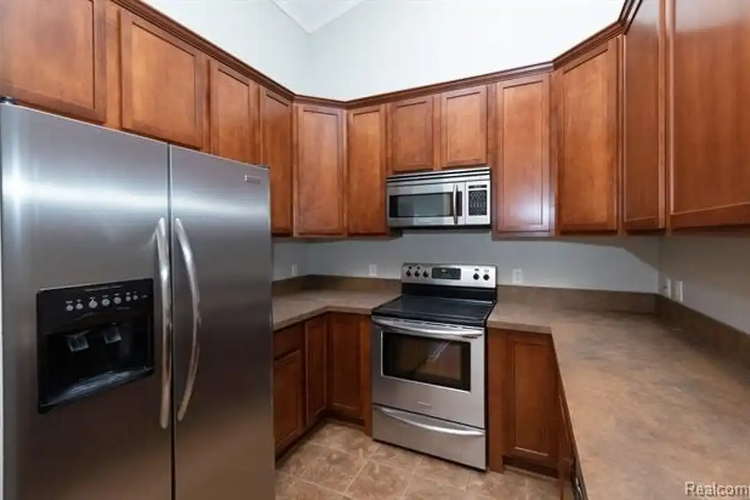 6600 Trillium Village Ln #23 - Clarkston, MI | Rent.