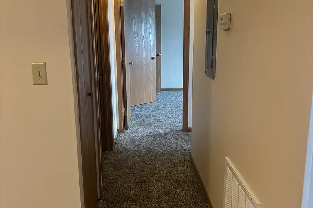 Cedar Cliff Apartments - 184 Cedar Cliff Rd - Richmond, IN | Rent.