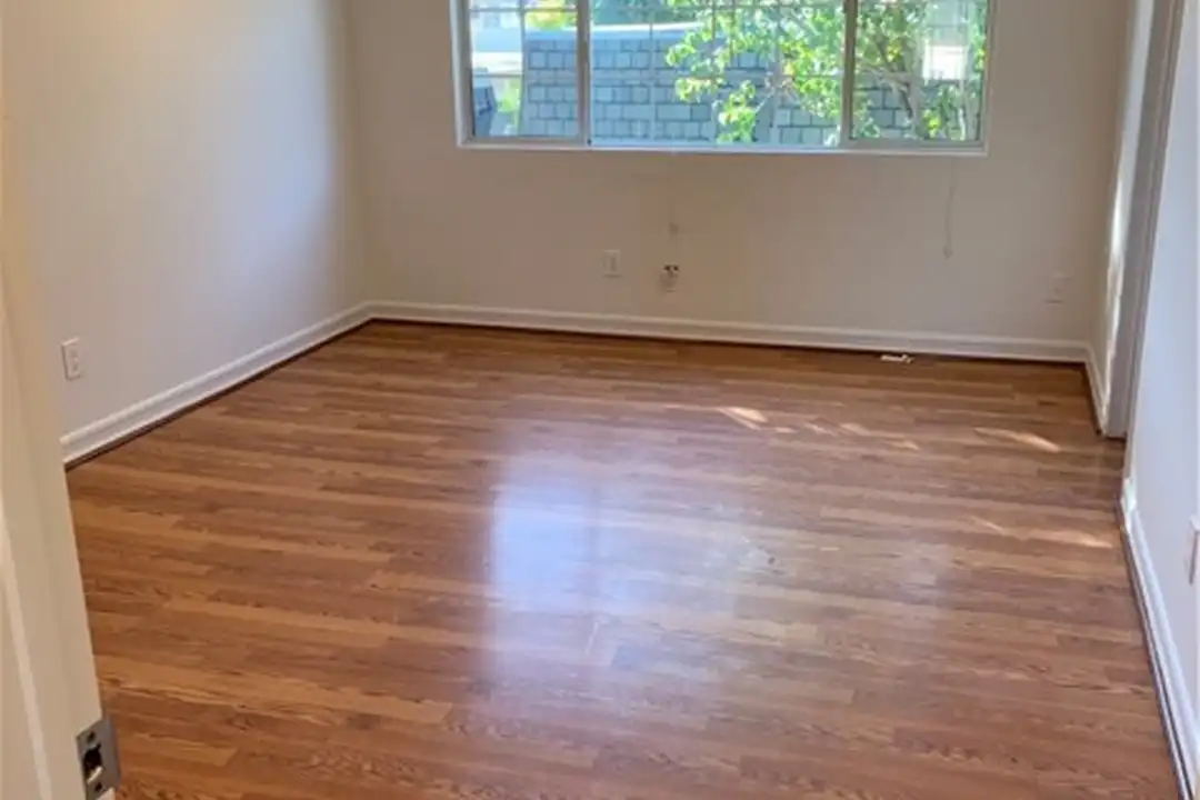 19234 Hamlin St - Los Angeles, CA | Rent.