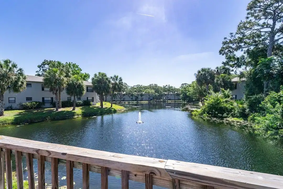 Melrose On The Bay Apartment Homes