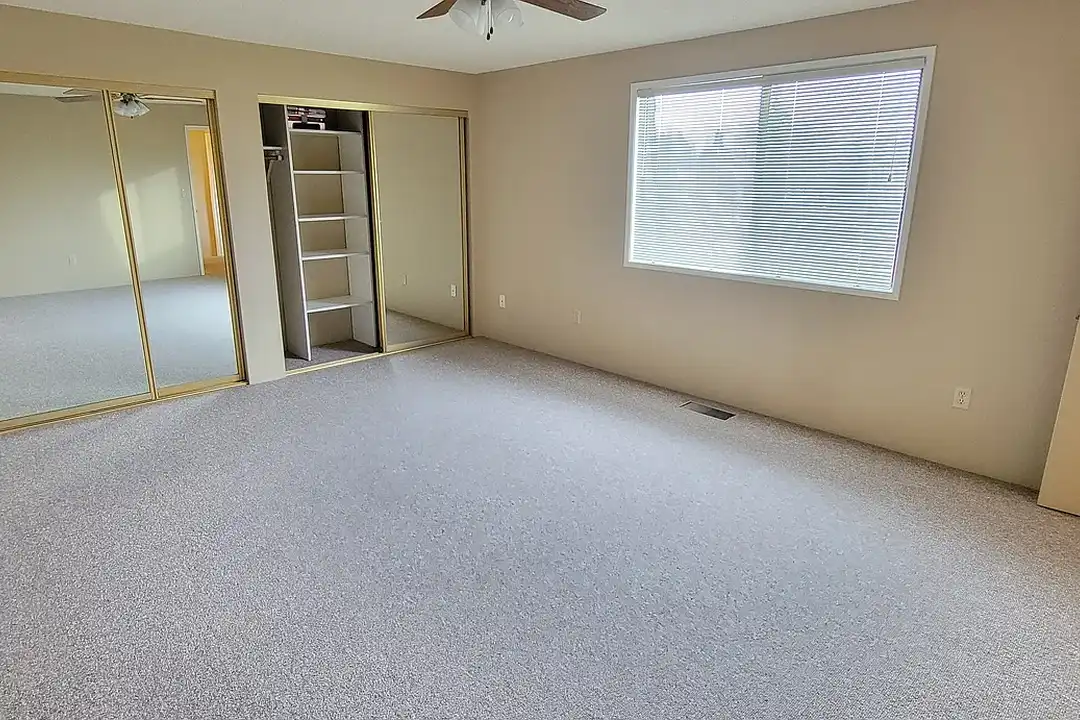Shadow Hills Park - 4070-4170 Adelaide Ave - Klamath Falls, OR | Rent.