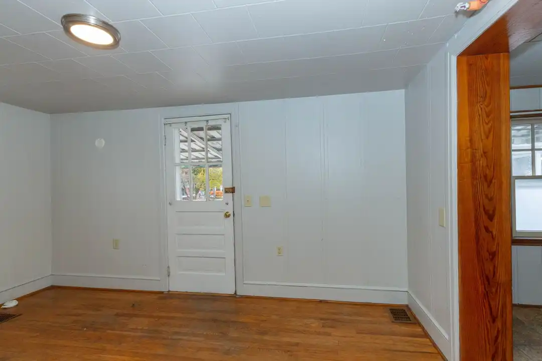 326 E Liberty St unit Unit 6 - Charles Town, WV | Rent.