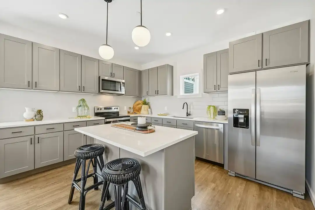 Magnolia Row - 6300 W Memorial Rd - Oklahoma City, OK | Rent.