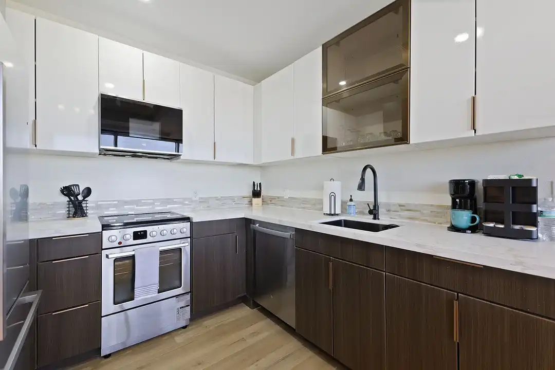Reese Tower - 5810 E Skelly Dr - Tulsa, OK | Rent.