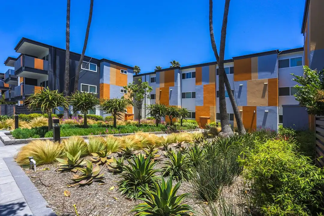 Paz Mar - 3100 Peninsula Rd - Oxnard, CA | Rent.