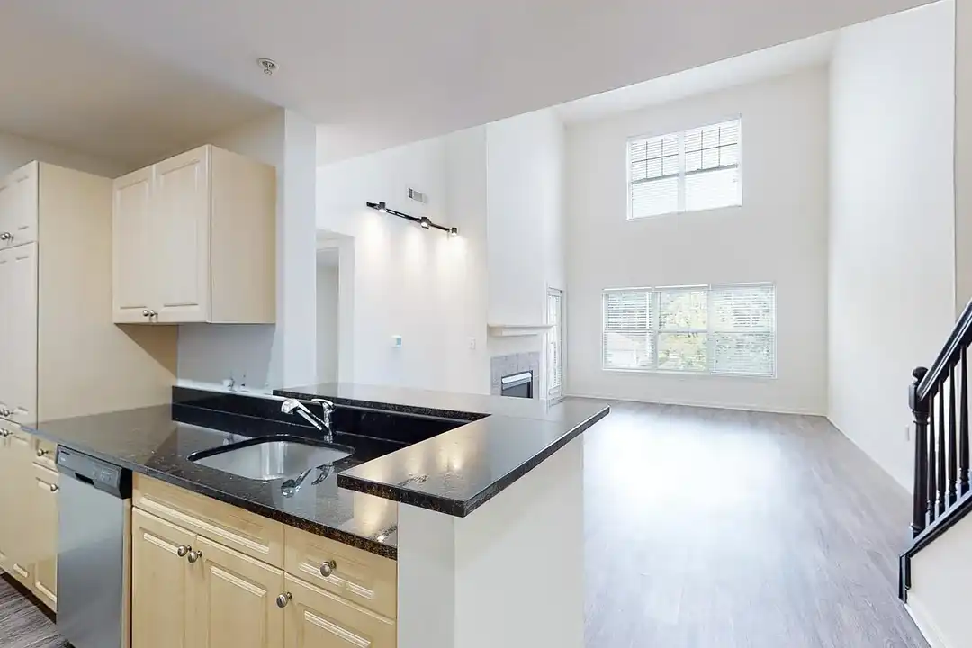 Inwood West - 1 Inwood Dr - Woburn, MA | Rent.