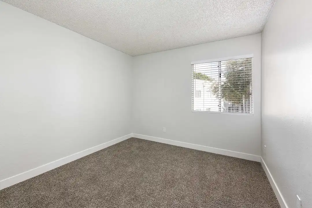 Camelback Cove Apartments - 4802 N 12th St - Phoenix, AZ | Rent.